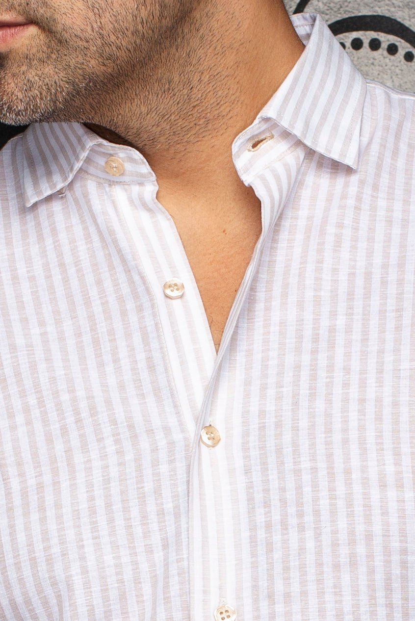 CHEMISE EN LIN | MENDELSOHN de couleur Beige – Boutique Option